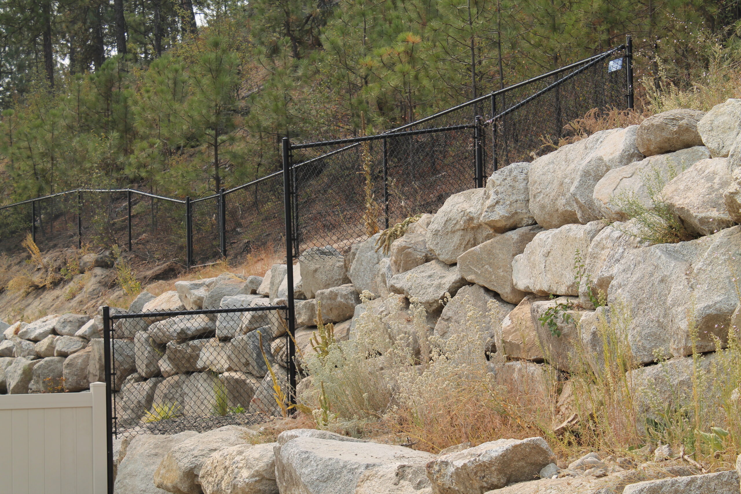 STAIR STEPPING-HILLSIDE BACK YARD (1) | Northwest Fence Company